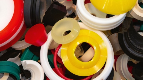 Český start-up Ecoretan vyvinul technologii pro chemickou recyklaci ...